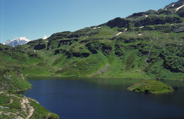 Tête de Pormenaz: the Alpine jewel of the Chamonix valley